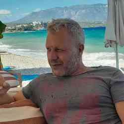 Meet Greek-American Singles on EligibleGreeks | Online Dating App